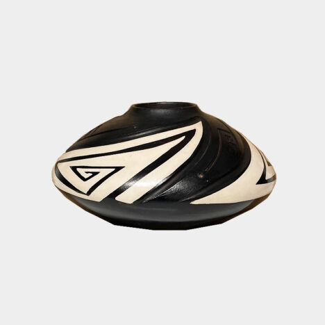 Pottery Vase from Peru | Chulucanas Pottery | Craft Montaz